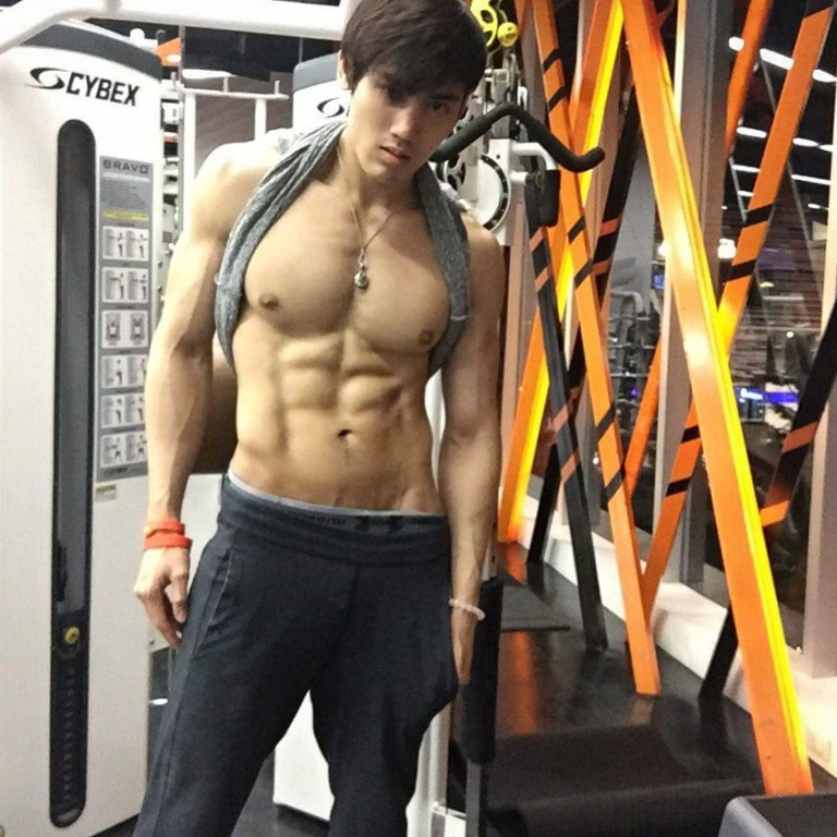 เปิดวาร์ป หนุ่มเบน benibliss เซ็กซี่ ในชุดนักรบโชว์ดาบใหญ่ยาว สุดแซ่บ