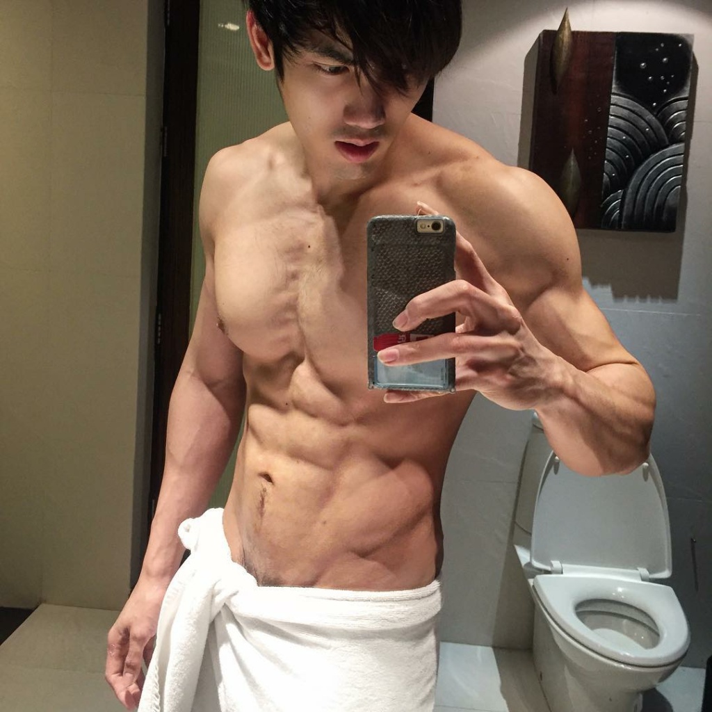 เปิดวาร์ป หนุ่มเบน benibliss เซ็กซี่ ในชุดนักรบโชว์ดาบใหญ่ยาว สุดแซ่บ