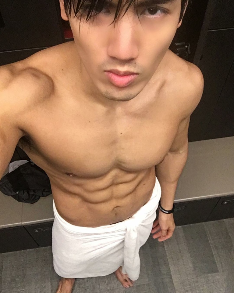 เปิดวาร์ป หนุ่มเบน benibliss เซ็กซี่ ในชุดนักรบโชว์ดาบใหญ่ยาว สุดแซ่บ