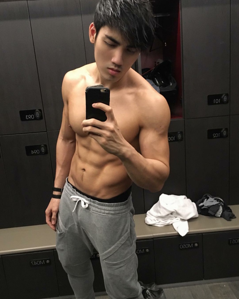 เปิดวาร์ป หนุ่มเบน benibliss เซ็กซี่ ในชุดนักรบโชว์ดาบใหญ่ยาว สุดแซ่บ