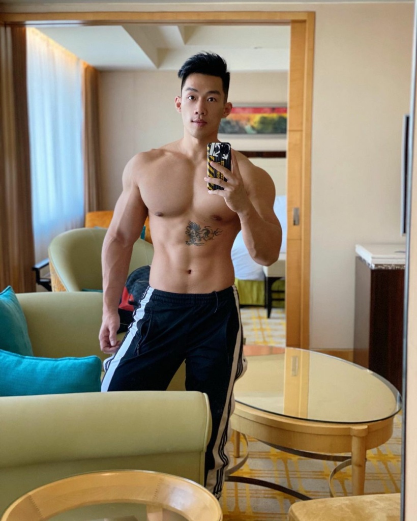 berlin นายแบบแผ่นดินใหญ่ มาก พร้อมคอสบาง ๆ แซ่บจนซีดปาก